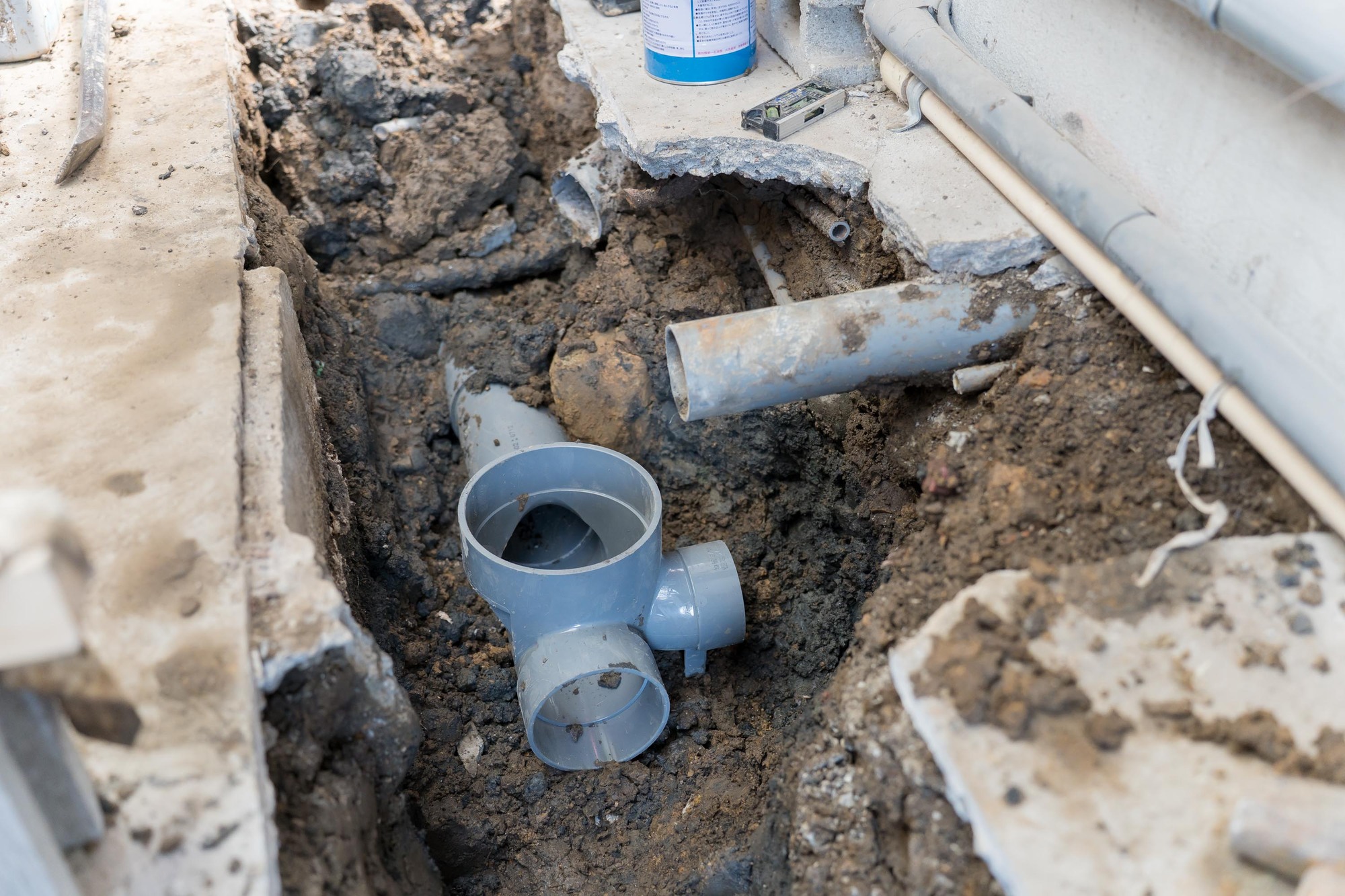 排水枡とは？仕組みや種類、トラップ枡・雨水枡・排水会所との違いを解説 | 水のトラブル・水漏れ・水道修理【水のトラブルサポートセンター】